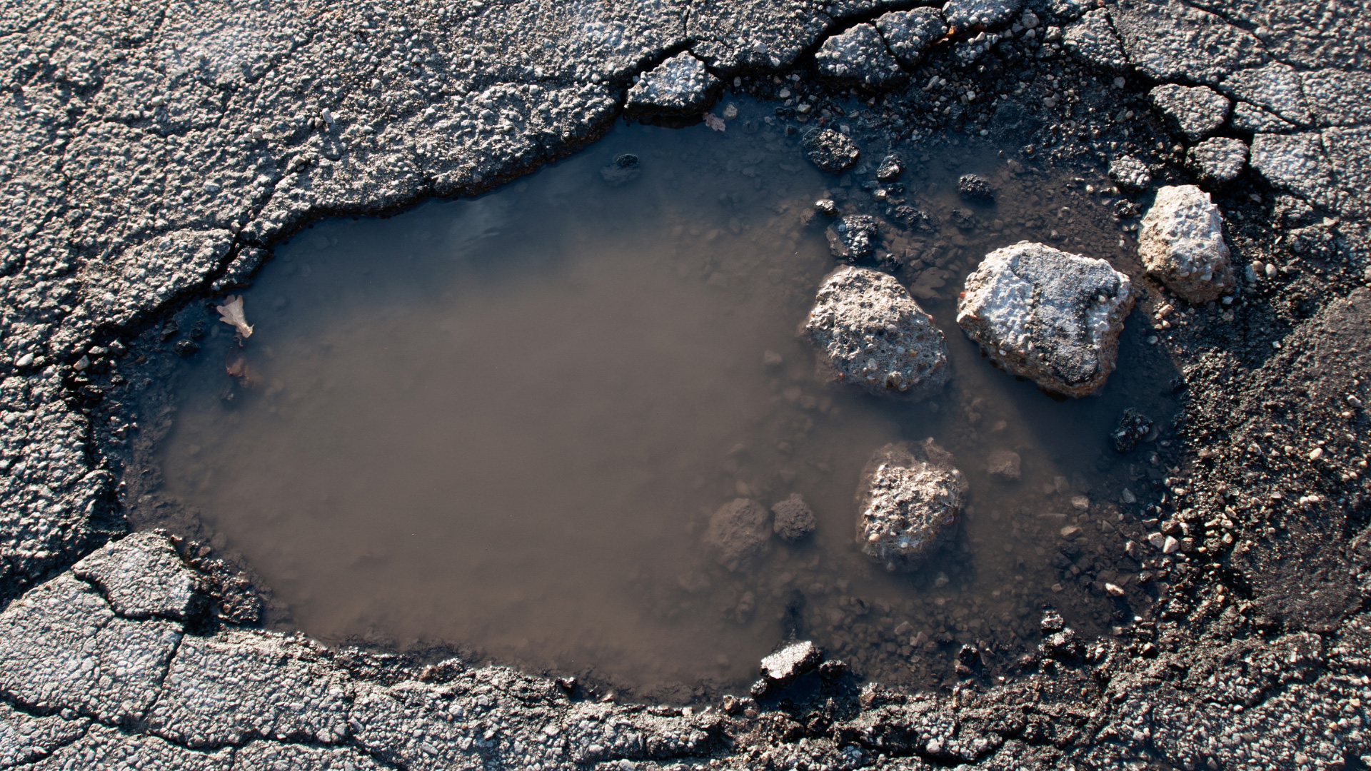 4 Common Parking Lot Problems and How To Solve Them